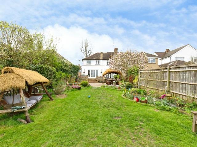 4 bedroom semi detached house for sale