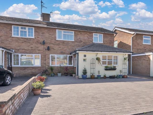 4 bedroom semi detached house for sale