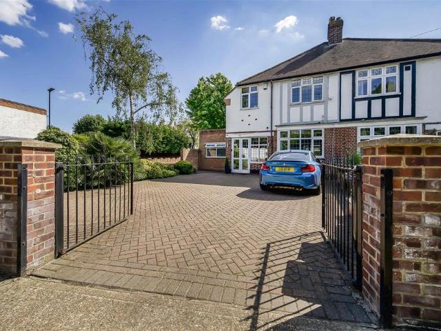 4 bedroom semi detached house for sale