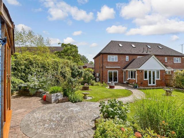 4 bedroom semi detached house for sale