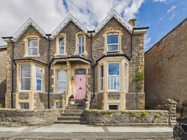 4 bedroom semi detached house for sale