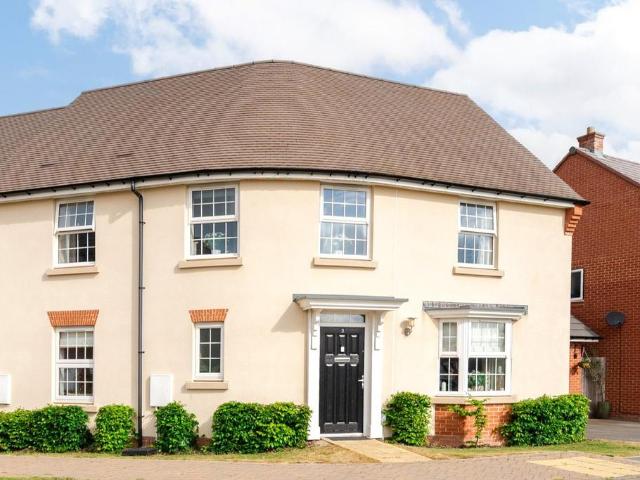4 bedroom semi detached house for sale