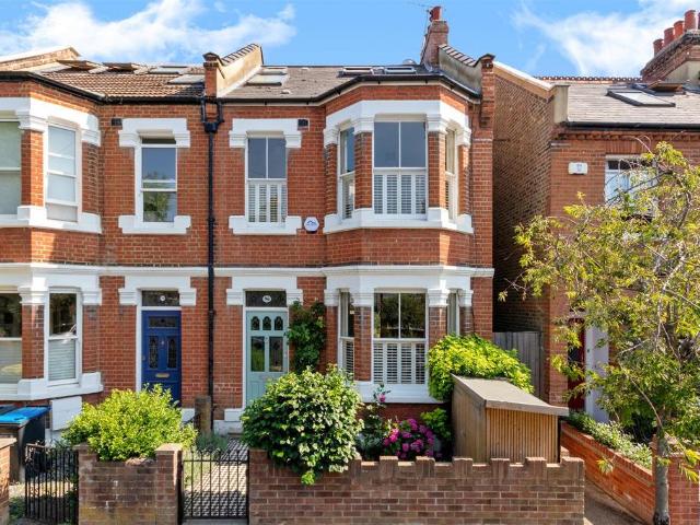 4 bedroom semi detached house for sale