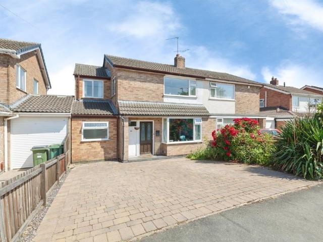 4 bedroom semi detached house for sale