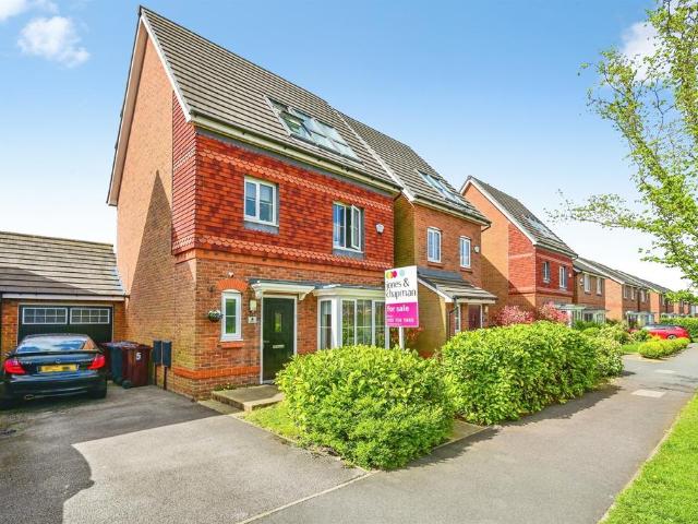 4 bedroom semi detached house for sale