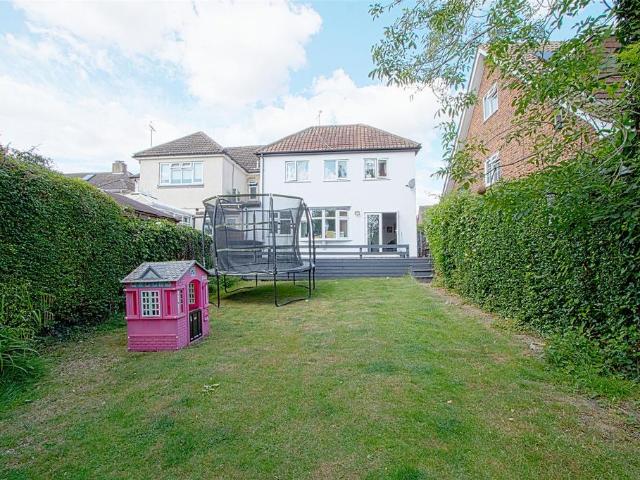 4 bedroom semi detached house for sale