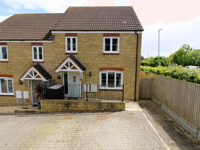4 bedroom semi detached house for sale