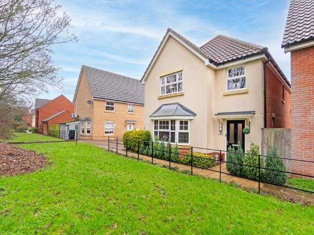 4 bedroom detached house for sale