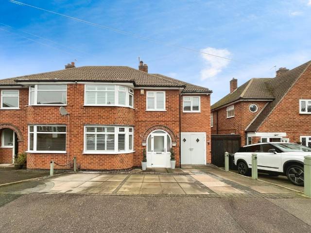 4 bedroom semi detached house for sale