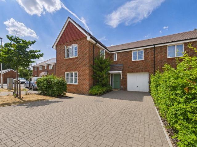 4 bedroom semi detached house for sale