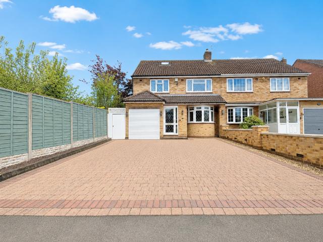 4 bedroom semi detached house for sale
