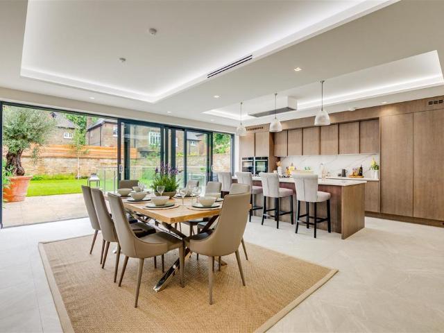 4 bedroom semi detached house for sale