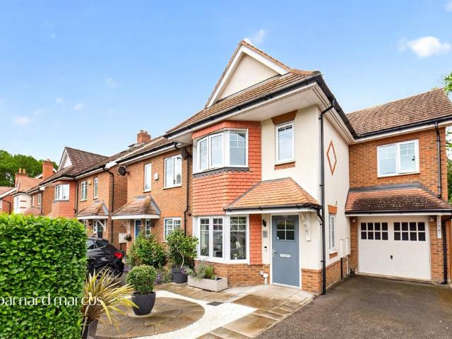 4 bedroom semi detached house for sale