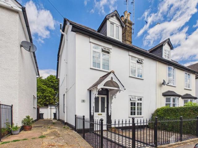 4 bedroom semi detached house for sale