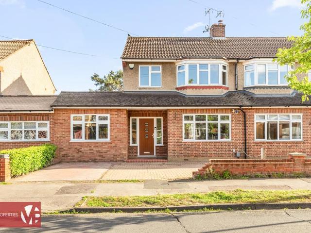 4 bedroom semi detached house for sale