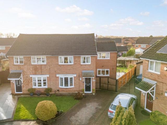 4 bedroom semi detached house for sale