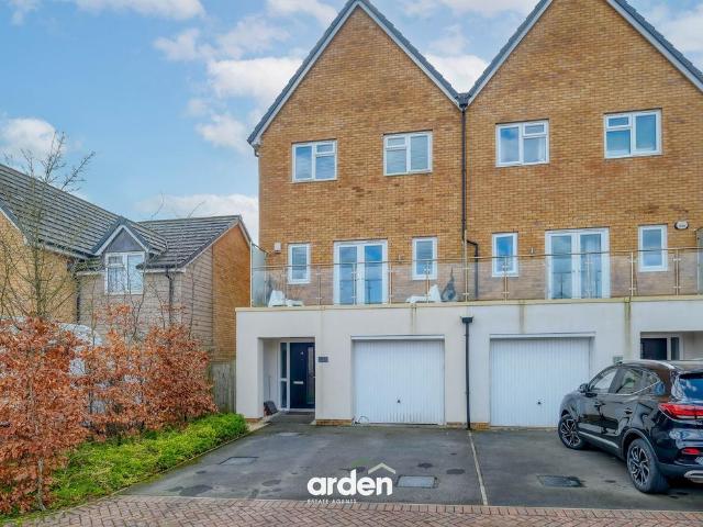 4 bedroom semi detached house for sale