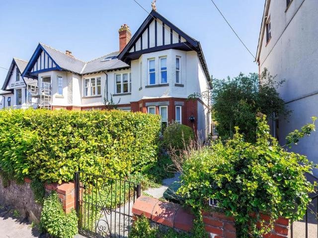 4 bedroom semi detached house for sale