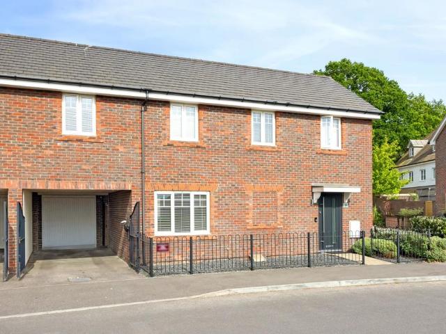 4 bedroom semi detached house for sale