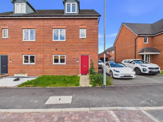 4 bedroom semi detached house for sale
