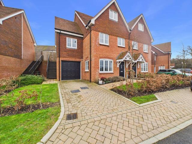 4 bedroom semi detached house for sale