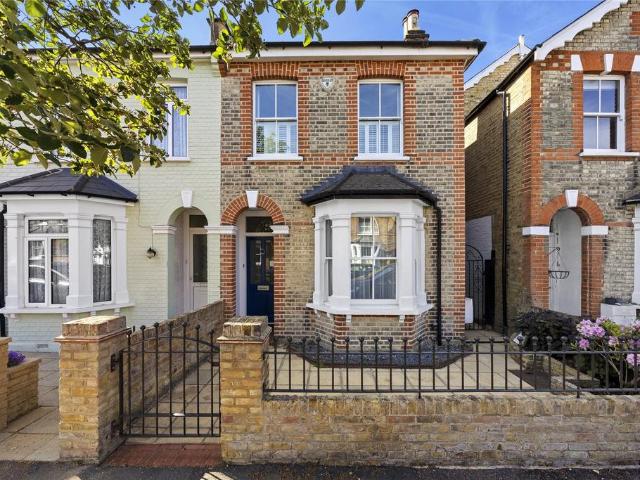 4 bedroom semi detached house for sale