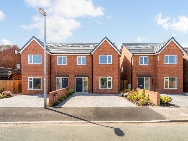4 bedroom semi detached house for sale
