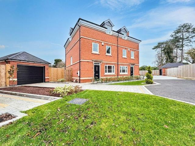 4 bedroom semi detached house for sale