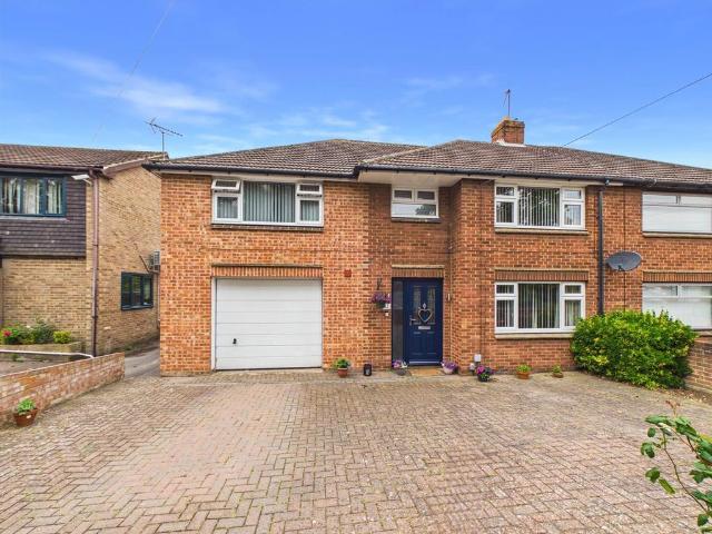 4 bedroom semi detached house for sale