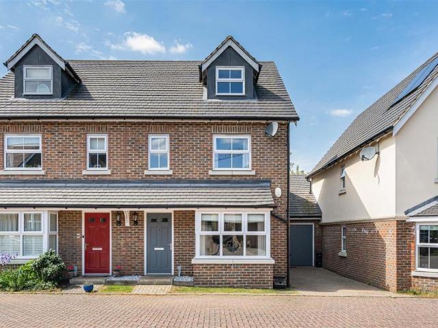 4 bedroom semi detached house for sale