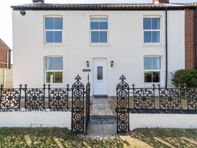 4 bedroom semi detached house for sale