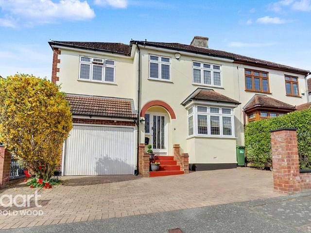 4 bedroom semi detached house for sale