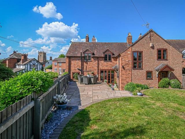 4 bedroom semi detached house for sale