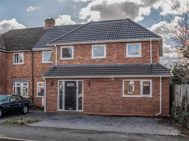 4 bedroom semi detached house for sale