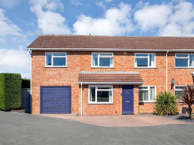 4 bedroom semi detached house for sale