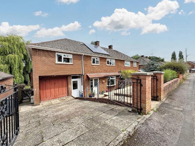 4 bedroom semi detached house for sale