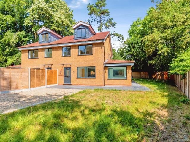 4 bedroom semi detached house for sale