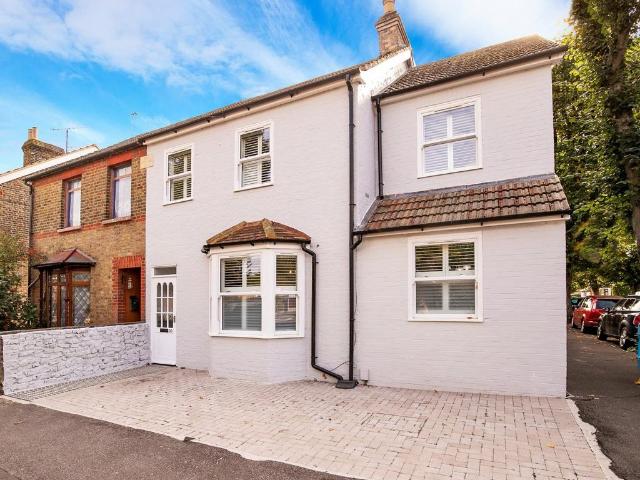 4 bedroom semi detached house for sale
