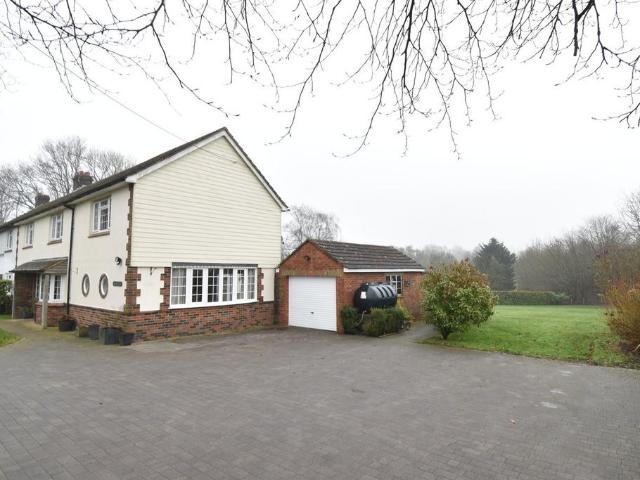 4 bedroom semi detached house for sale