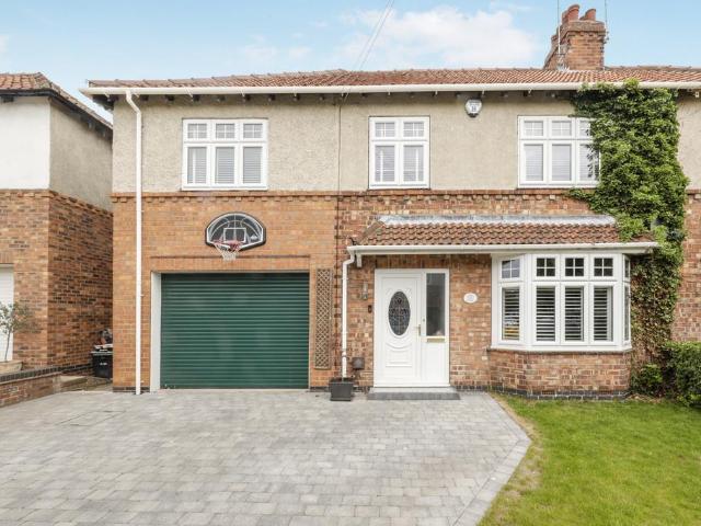 4 bedroom semi detached house for sale