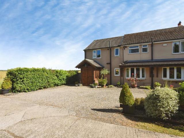 4 bedroom semi detached house for sale