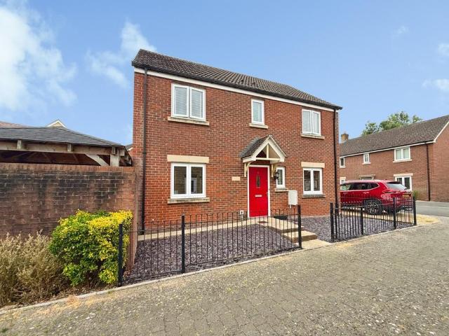 4 bedroom semi detached house for sale
