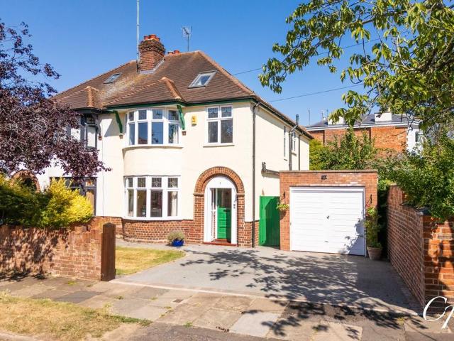4 bedroom semi detached house for sale