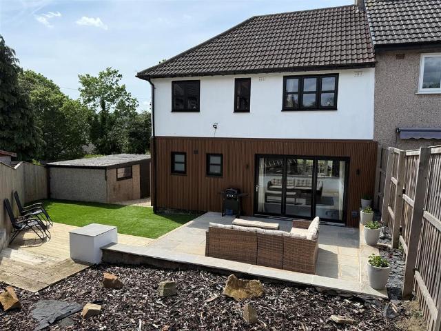 4 bedroom semi detached house for sale