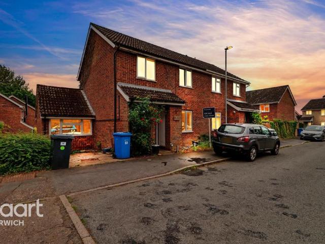 4 bedroom semi detached house for sale