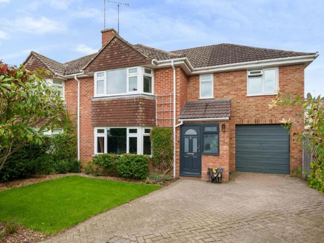 4 bedroom semi detached house for sale