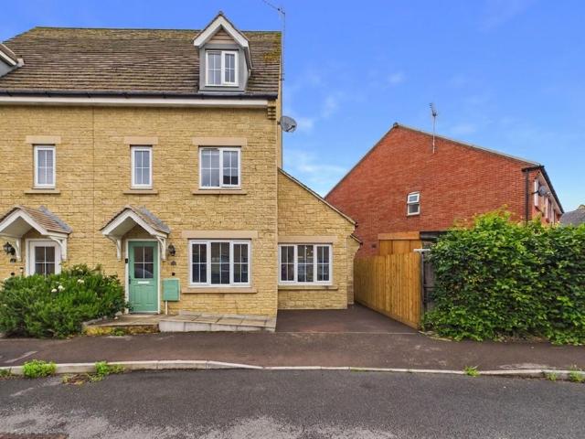 4 bedroom semi detached house for sale