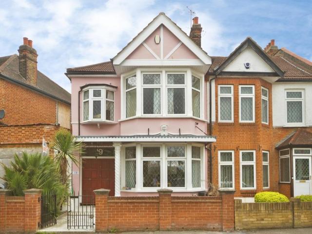 4 bedroom semi detached house for sale