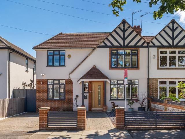 4 bedroom semi detached house for sale