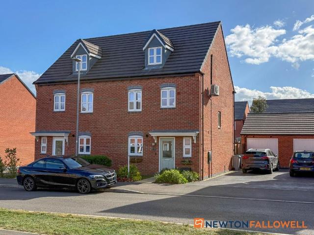 4 bedroom semi detached house for sale